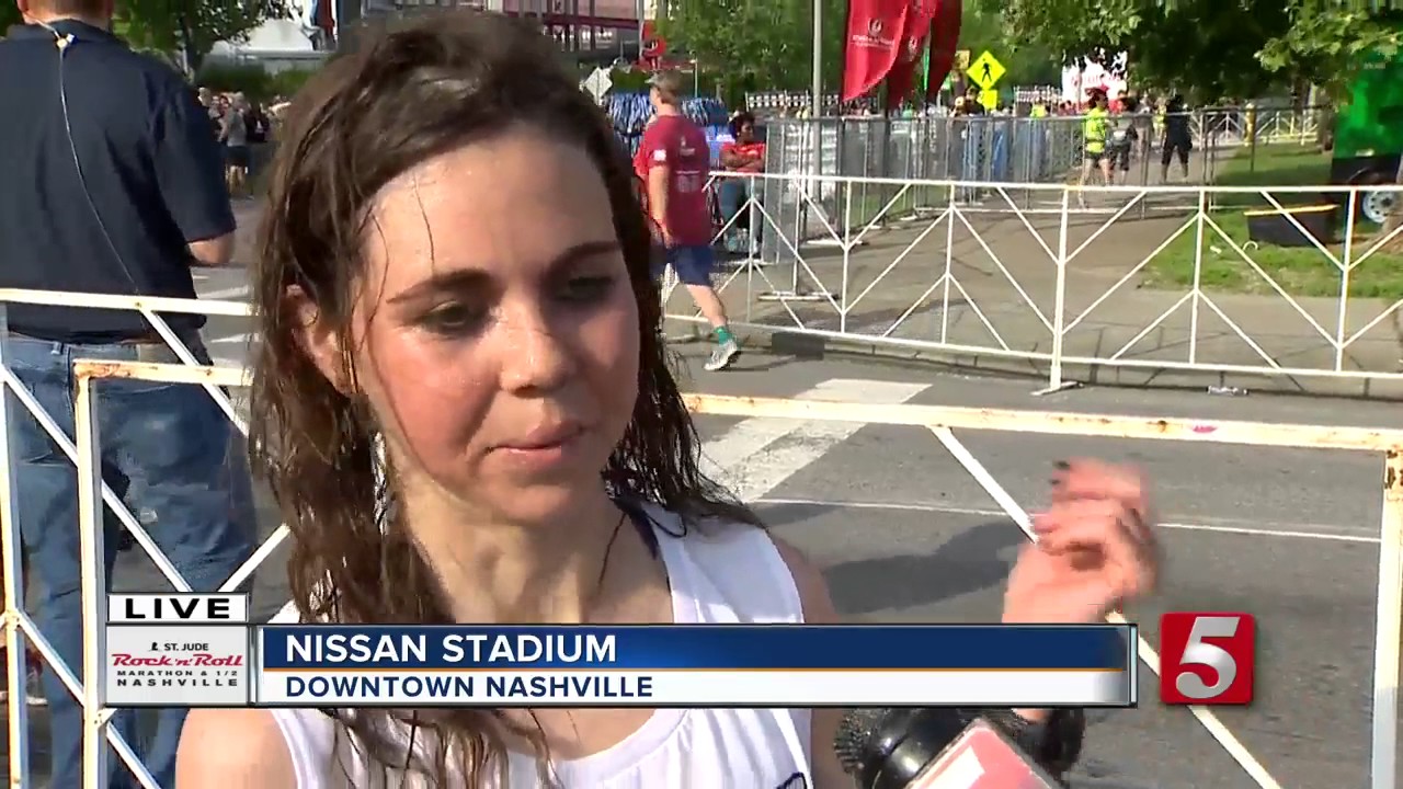 Allison McLaughlin Wins Women's Half Marathon - YouTube