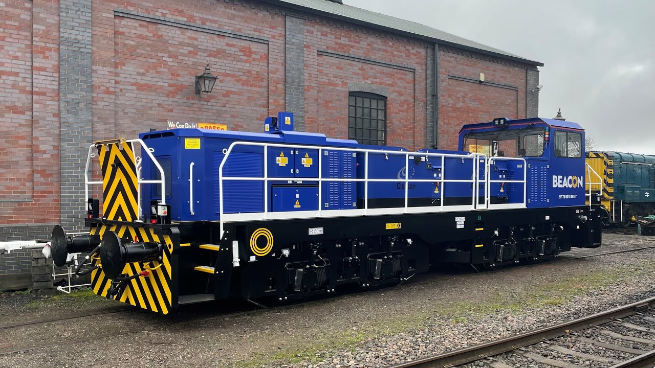 Class 18 - CBD90 shunter from Revolution Trains - YouTube