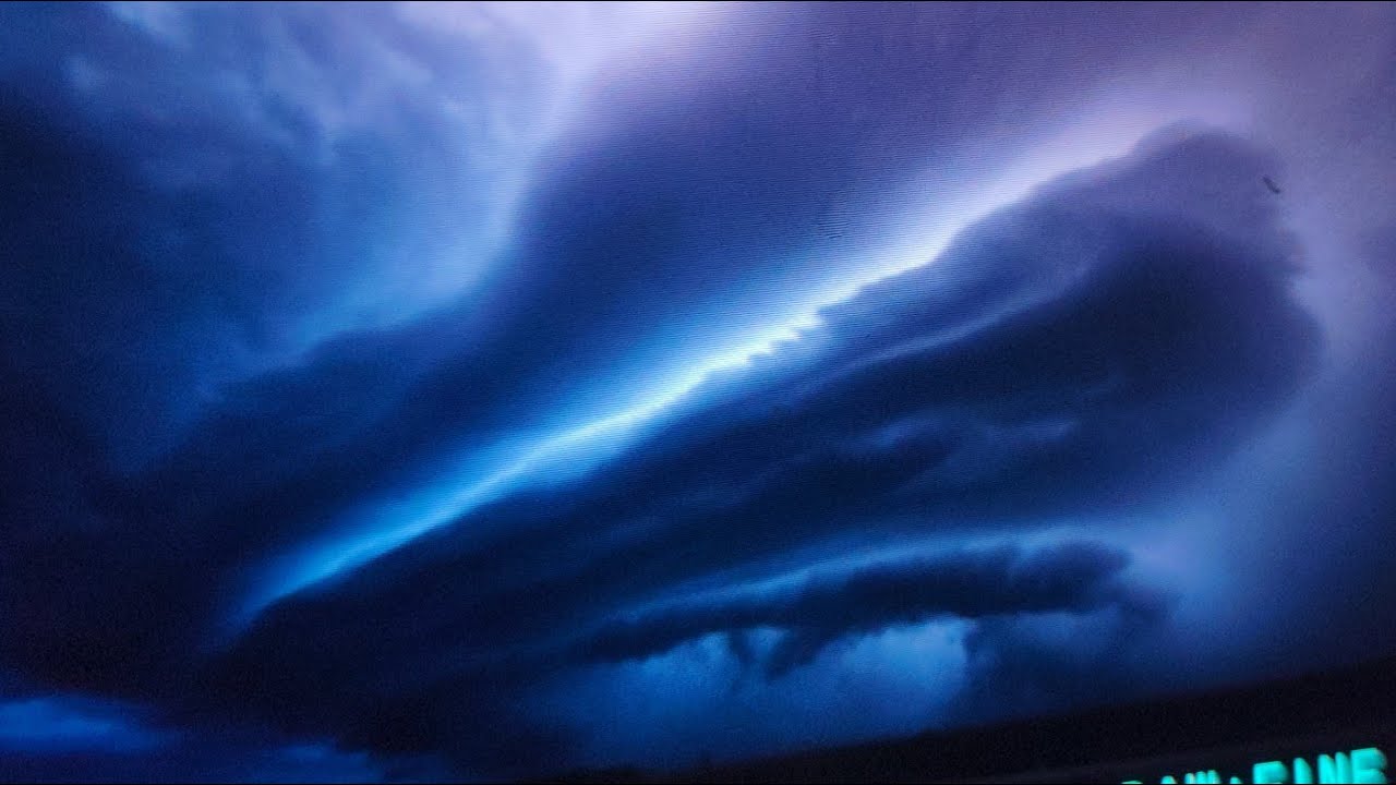 MONSTER Supercell at night in Southern Iowa! - YouTube