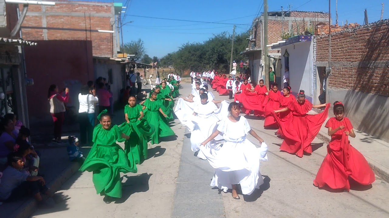 Desfile 20 de noviembre. Las Alazanas - YouTube