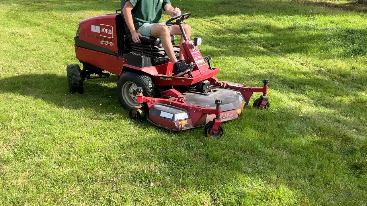Köp Gräsklippare Toro 228-D Groundmaster på Klaravik - YouTube