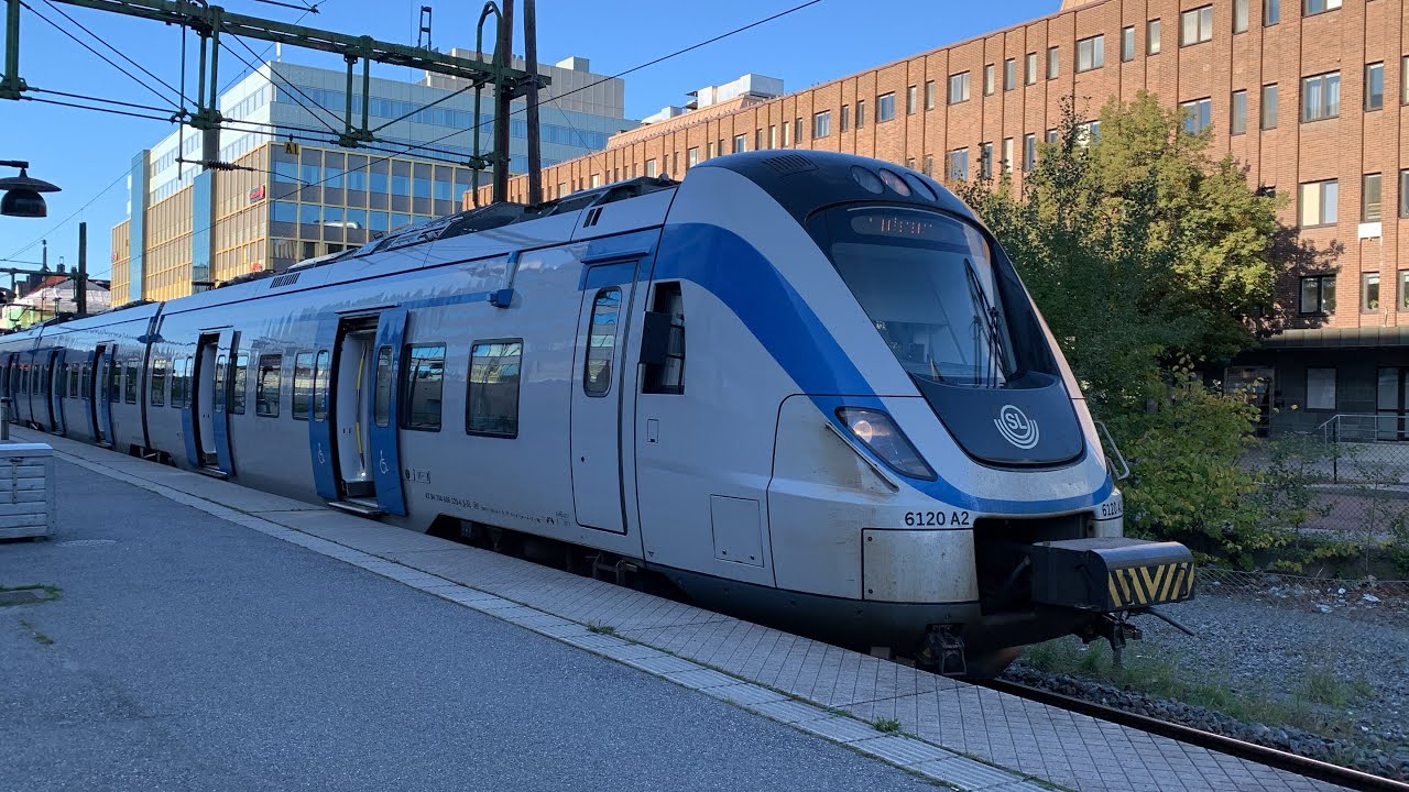 X60B avgår från Sundbyberg - YouTube