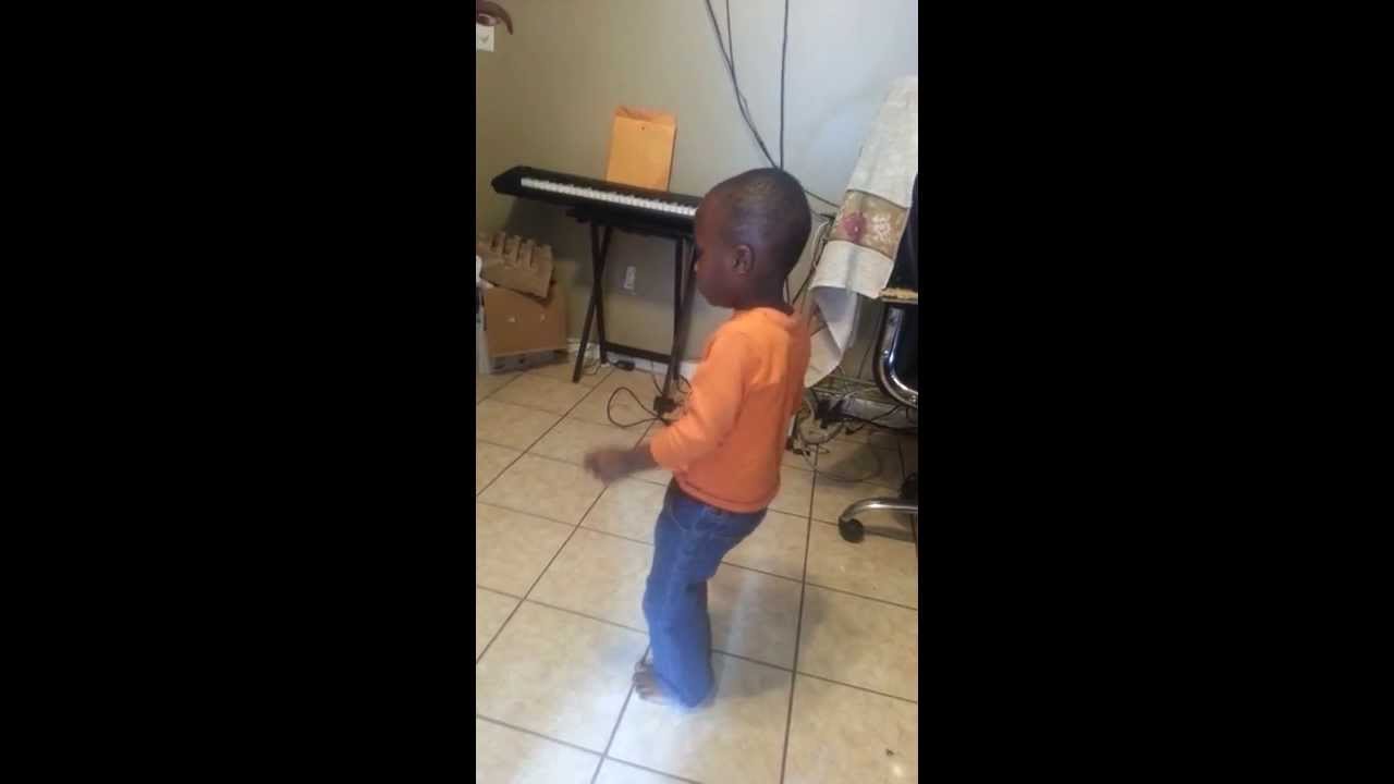 Lil boy dancing african music - YouTube