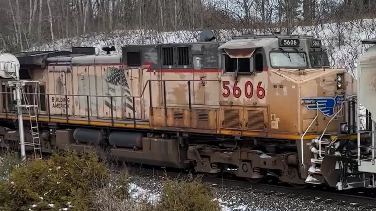 CN Train M302 Scotch Block Mile 30 CN Halton Subdivision January 04 ...