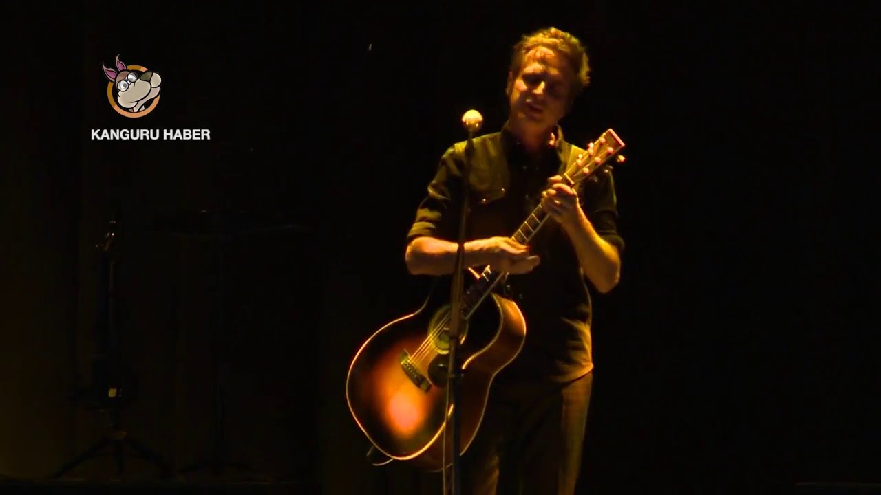 Sahne Üstü Ayakta Teoman Konseri - YouTube