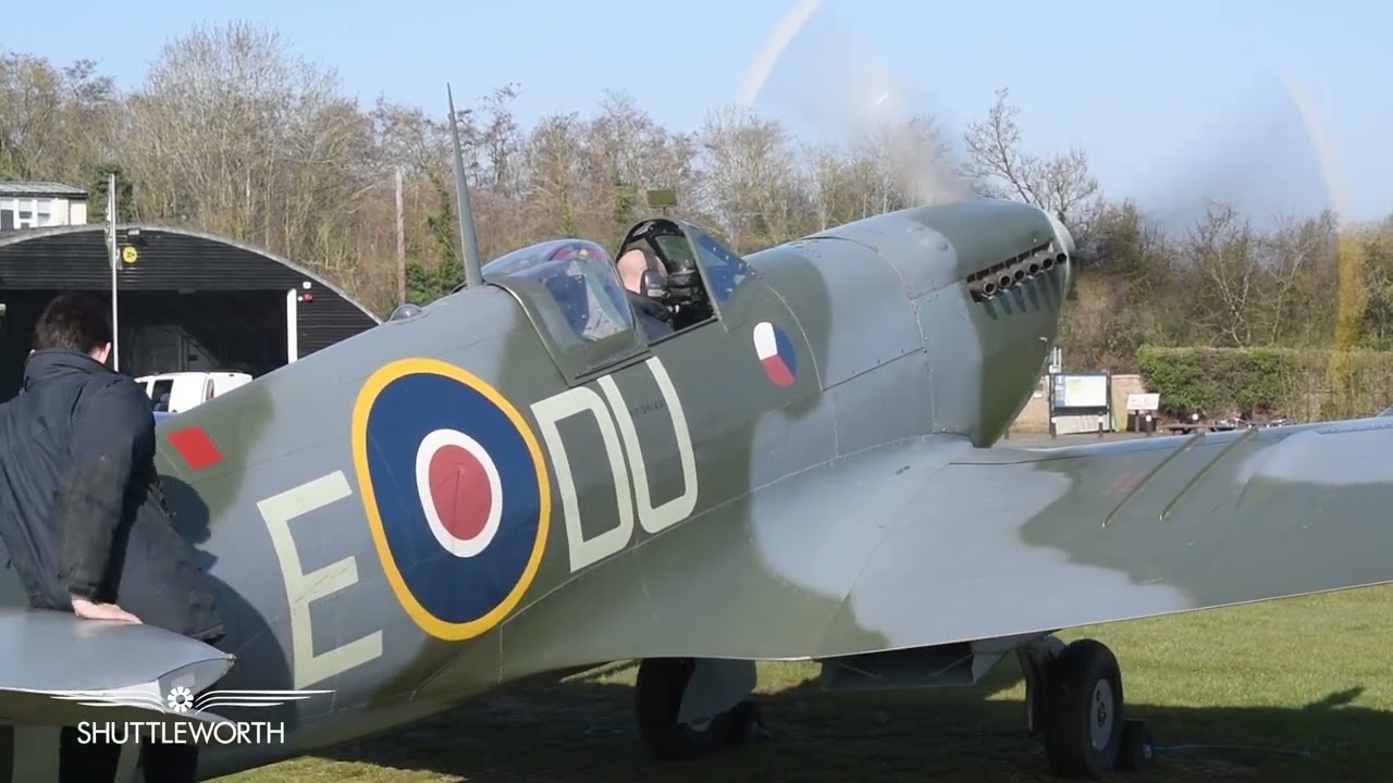 Supermarine Spitfire Full Engine Run - YouTube