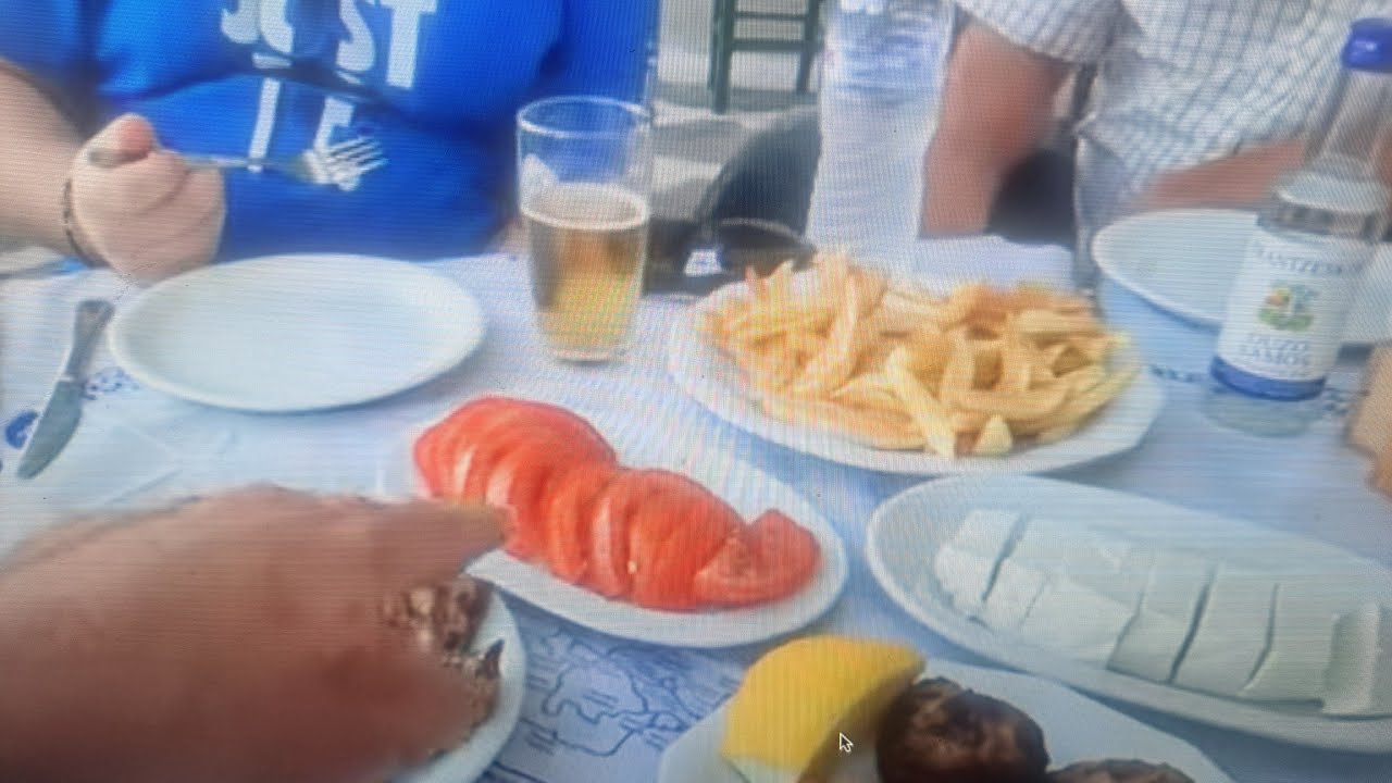 ΓΙΑ ΕΝΑ ΚΑΡΑΦΑΚΙ ΟΥΖΟ ΜΕ ΚΑΛΟ ΜΕΖΕ ΣΤΟ ΧΩΡΙΟ ΚΟΣΜΑΔΑΙΟΙ ΣΑΜΟΥ Καλοκαίρι ...