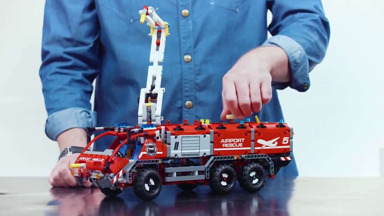 Toyworld NZ - LEGO Technic Airport Rescue Vehicle 42068 - YouTube