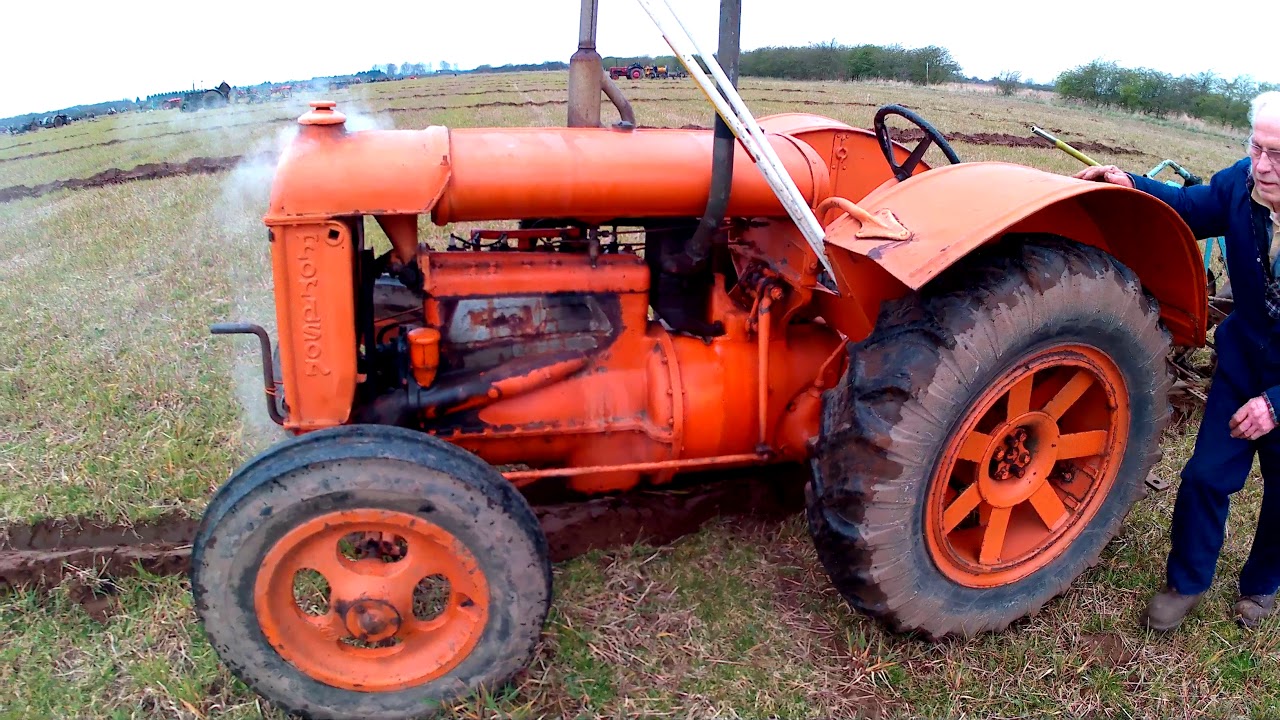 1938 Fordson Model N 4.4 Litre 4-Cyl Paraffin Tractor (26HP) With ...