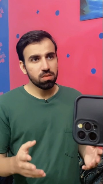 Both balls strikes at the same time - YouTube