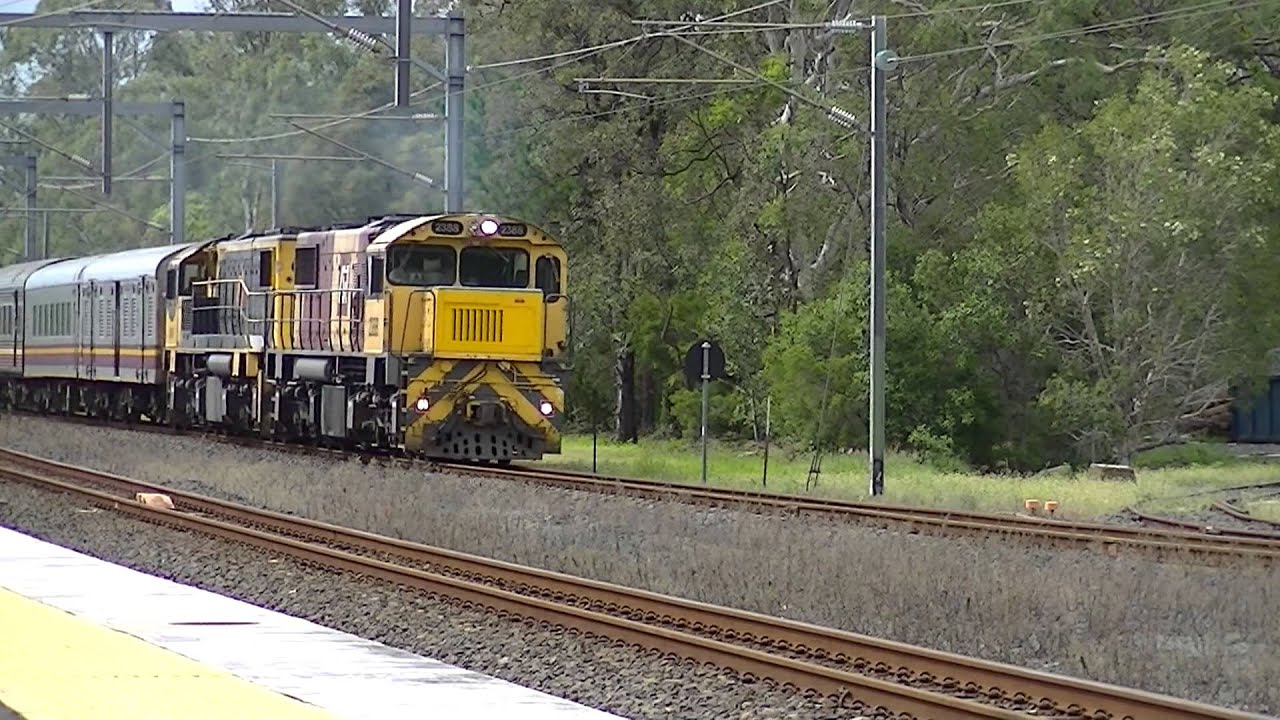 Australian Locomotives - Traveltrain - The Sunlander - YouTube