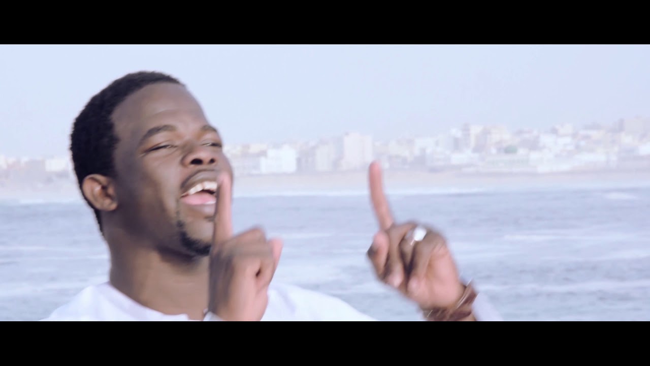 Mame Mbaye Laye '' YAY MOUSTAPHA '' Clip Officiel - YouTube