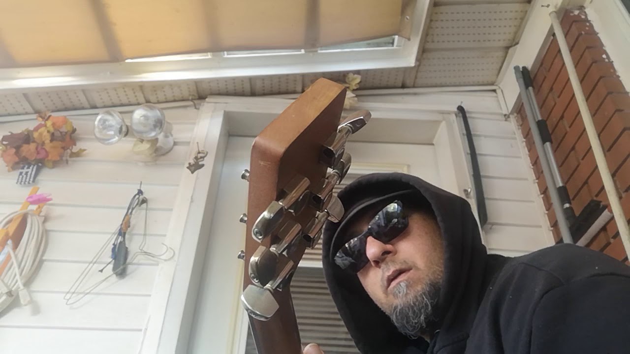 Toly ak acoustic ZMOG singer/guit - YouTube