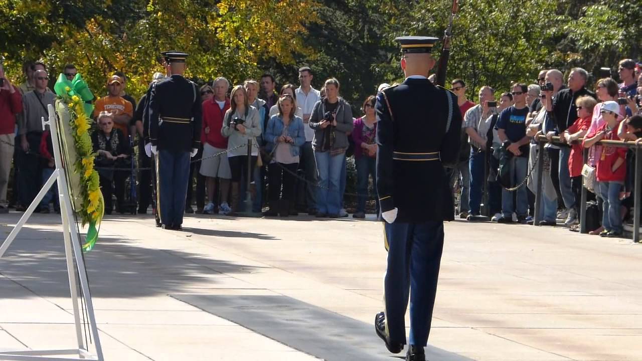 Changing of the Guard at the Tomb of the Unknown Soldier. Washington DC ...