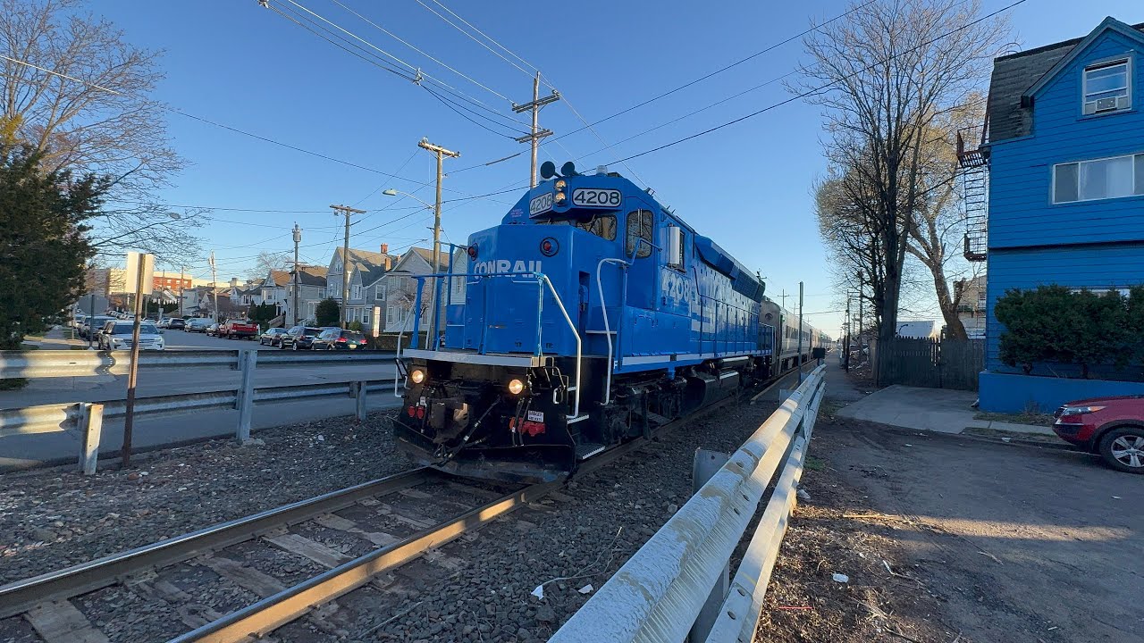 NJT 4208 CONRAIL Heritage Unit at Anderson Street Station on CONRAIL ...