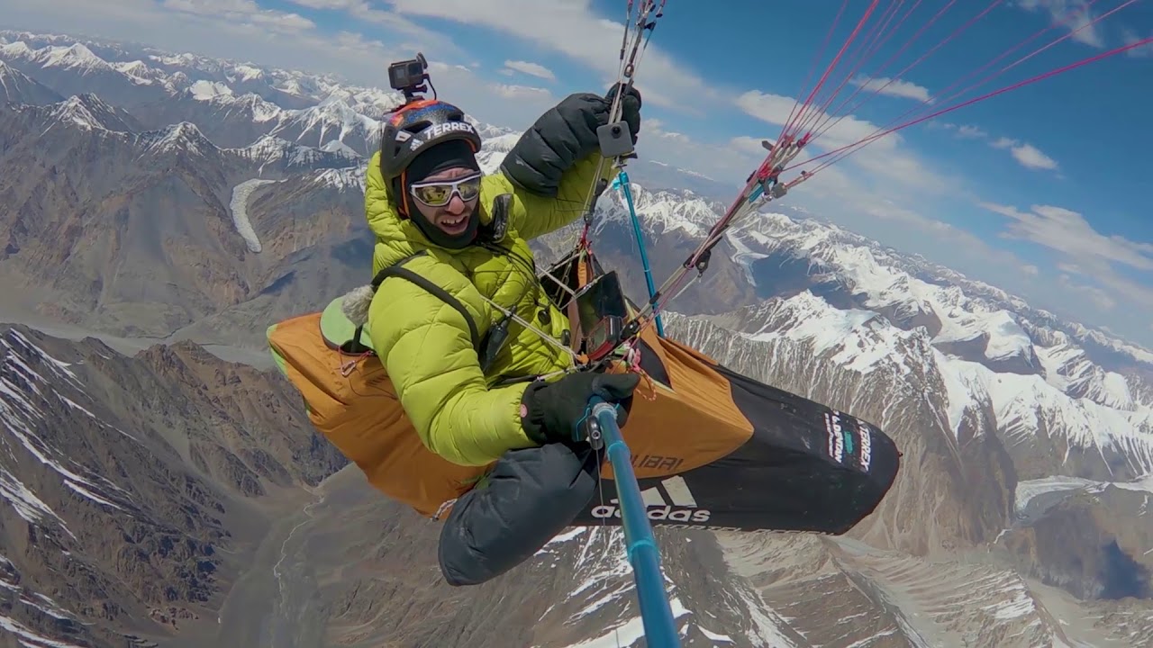 Very high fly in Himalaya - YouTube