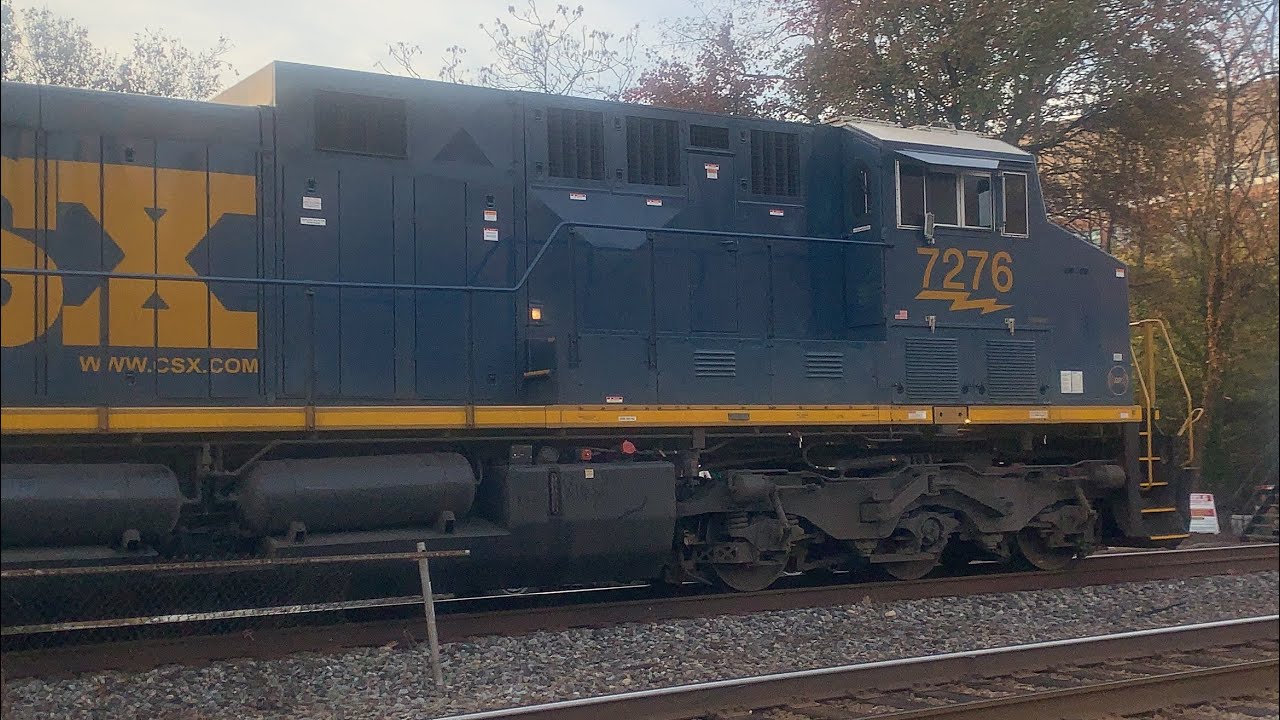 CSX M301-17 with Low Ditchlighted Leader - YouTube
