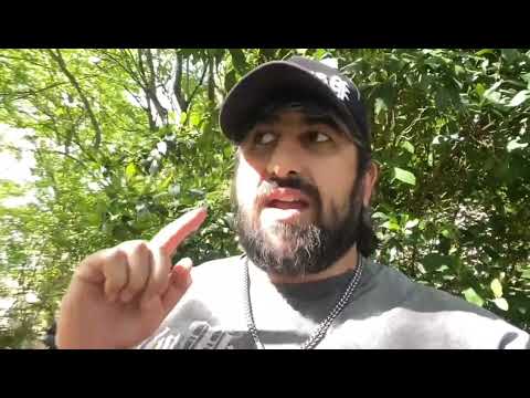 polisler usaqlari heps edr. buna niye susuruq?Diktator Aliyev redd olsun.siyasi blogger Elnur Aliyev