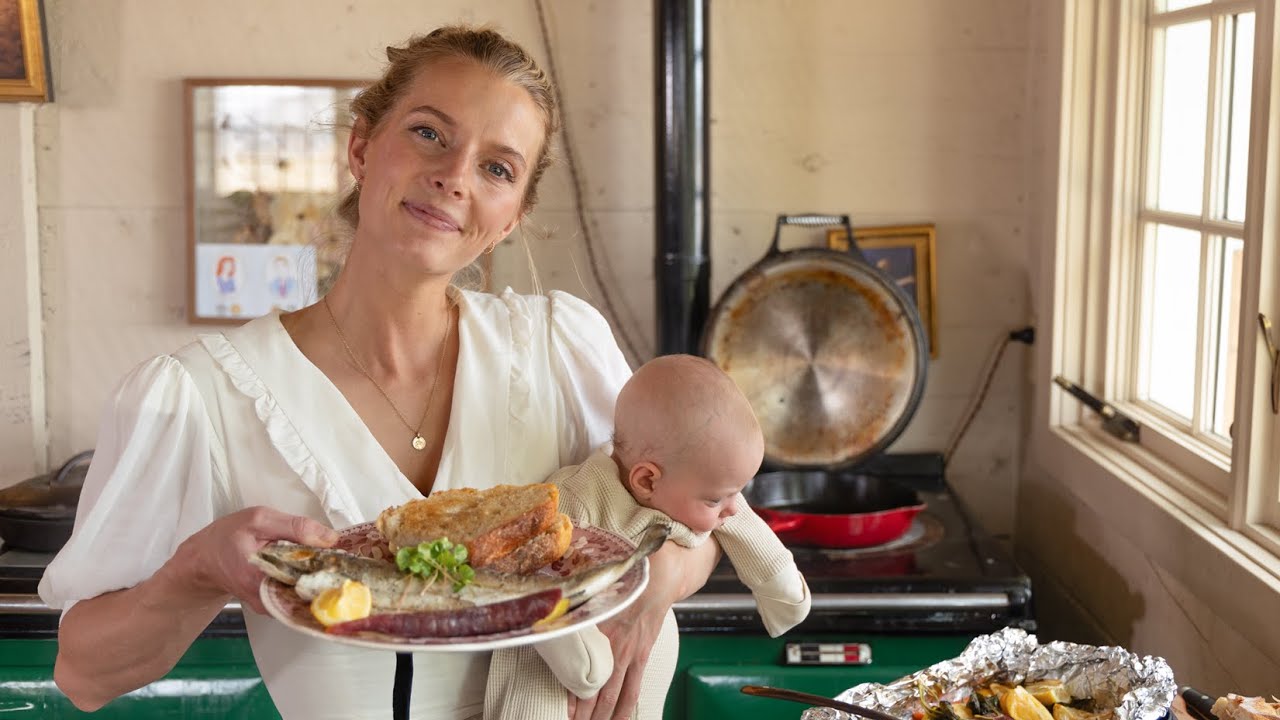 Making Lunch with Hannah - Homemade Grilled Cheese & Squash Soup with ...