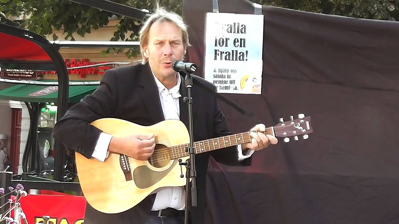 Folkpartiet lät alla som ville tralla för en fralla. - YouTube