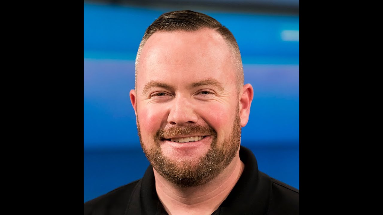 Interview with NHRA Lead Announcer Brian Lohnes - YouTube