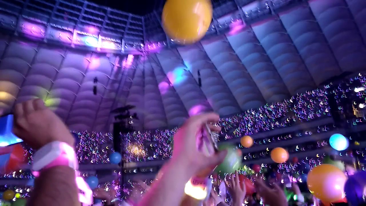 Coldplay Ballons Me - YouTube