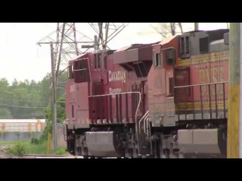 Pumpkins in July. BNSF Power on CP 147 and 244 in Windsor, ON ...