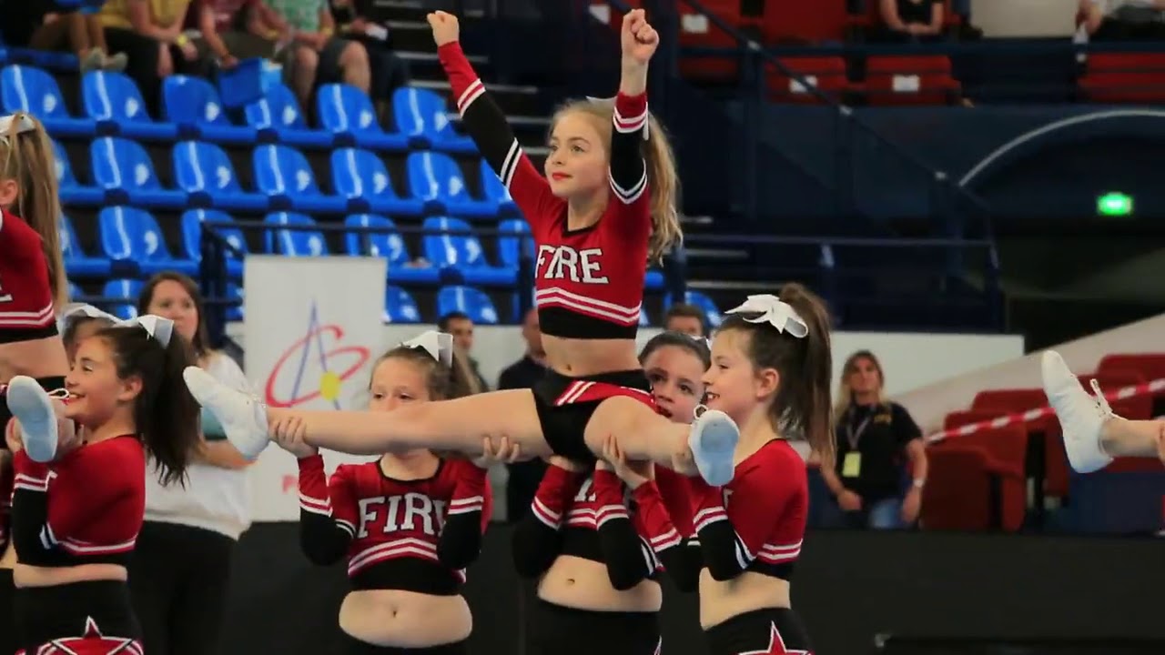 FFFA Finale 2016 - Fireworks (U11) - ASPTT Fire Cheerleaders - YouTube