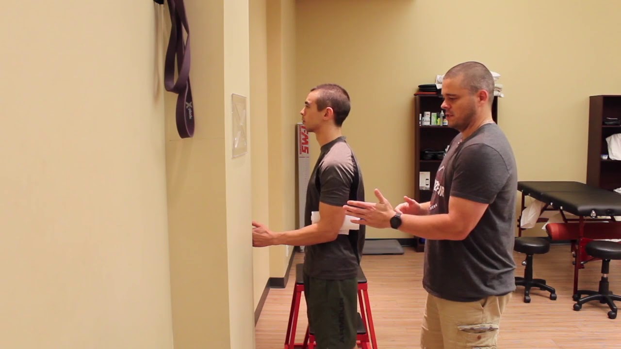 Shoulder External Rotation Isometric On Wall - YouTube