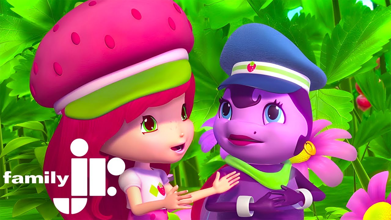 Strawberry Helps Out A Friend! | Strawberry Shortcake | Family Jr. - YouTube