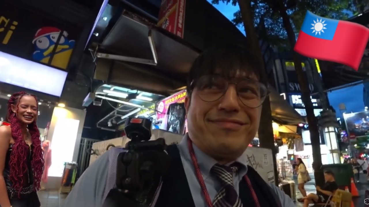 @SuspendaS & RiRi Arrive in Taiwan! 🇹🇼 - YouTube