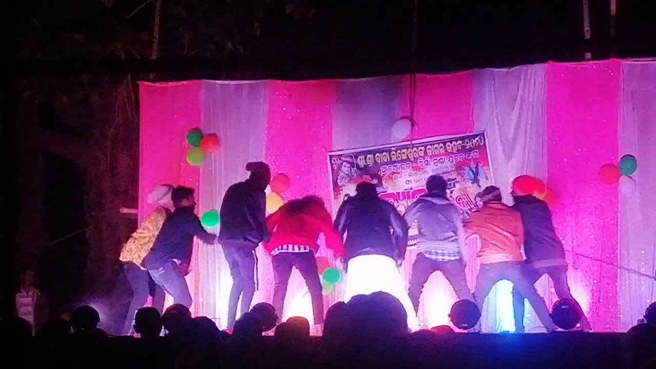 Mundari traditional Dance by Munda boys - YouTube