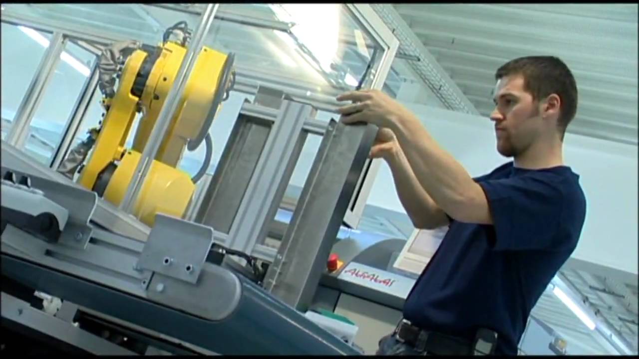 Robotec Solutions AG - Montageautomation - YouTube