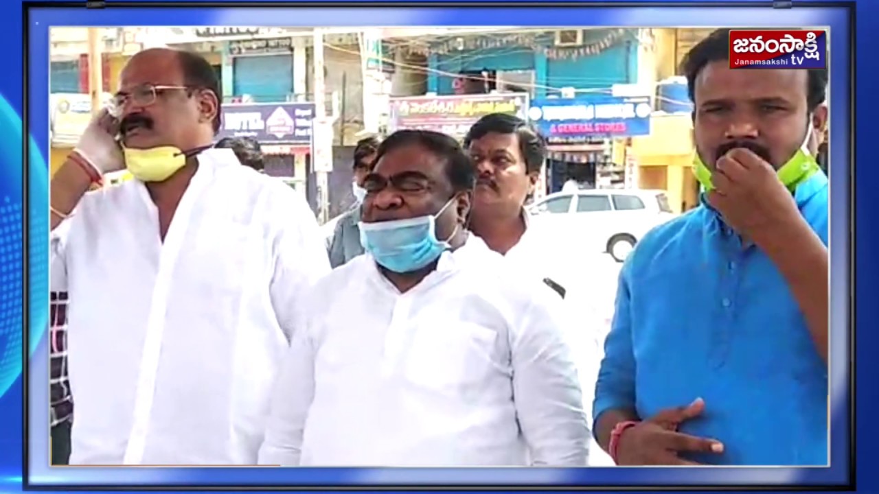 Actor Babu Mohan Distributes Masks & Sanitizers For Police In Janagama ...