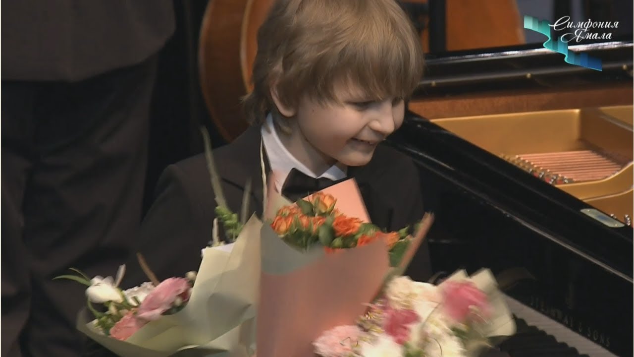 Mozart Concerto no.23/ Opening of the Yamal Symphony festival/ Elisey Mysin - YouTube