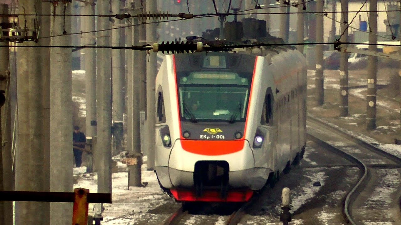 Speed train Tarpan EKr1-001 IC+ 744 - YouTube