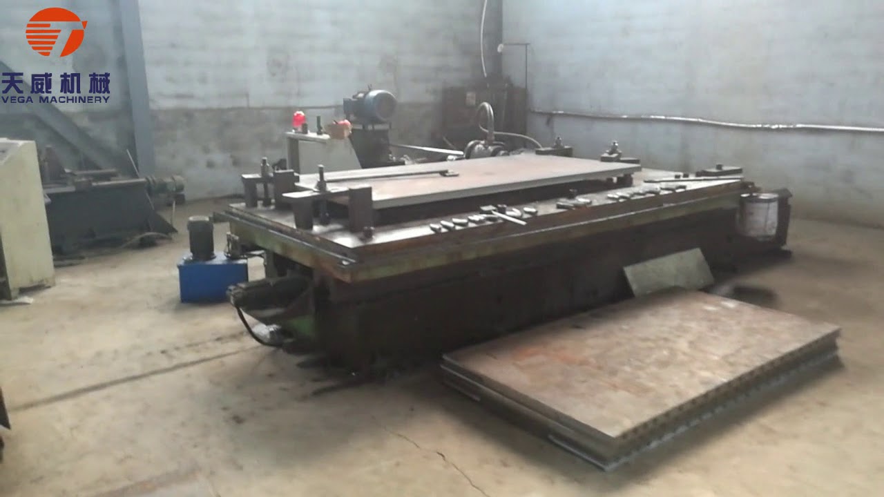 Plywood hot press plate process. - YouTube