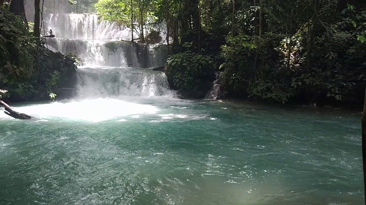 Jin air terjun piala luwuk - YouTube