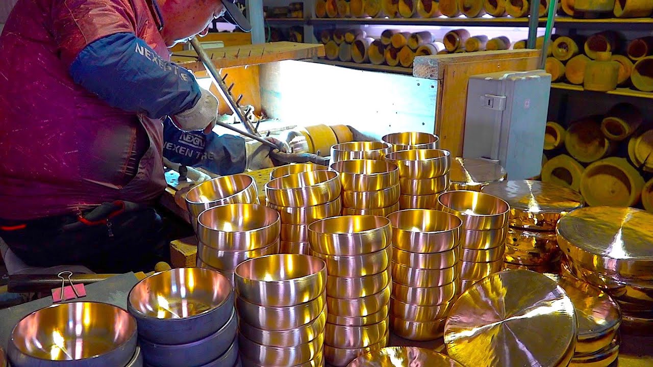 Amazing! Process of Making Korean Traditional Bowls. Old Korean Bronze ...
