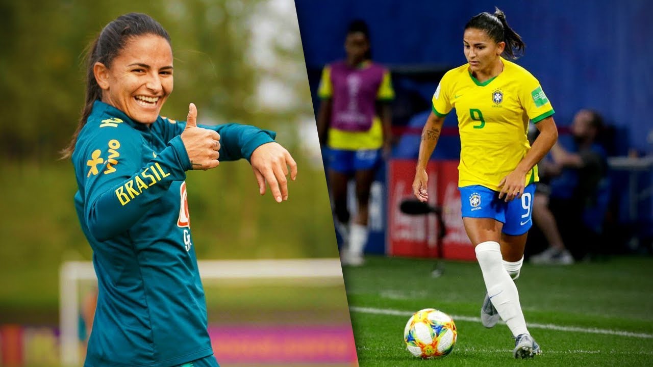 Debinha just dances with defenders! - YouTube