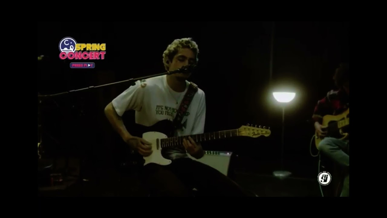 Dominic Fike - Performs new song "Maniac" Chords - Chordify