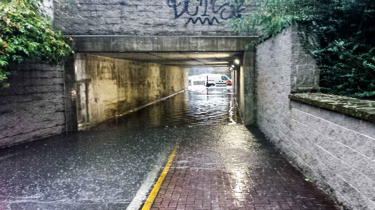 Fortissimo temporale a Milano - Vignate sommersa 12/11/2014 - YouTube