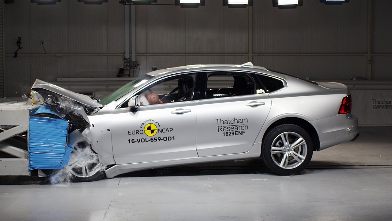 Volvo S90 Crash Test - YouTube