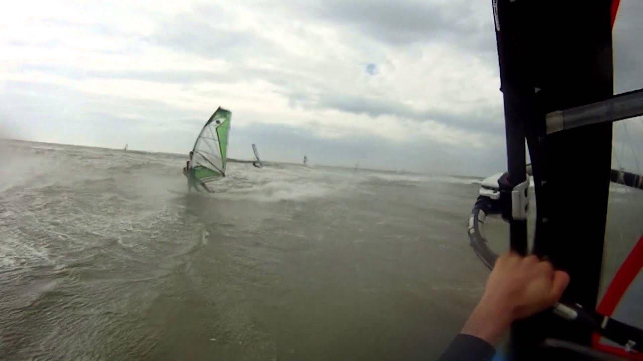 Thomas Vanbatten Windsurf Sangatte Forward loop and Surf - YouTube