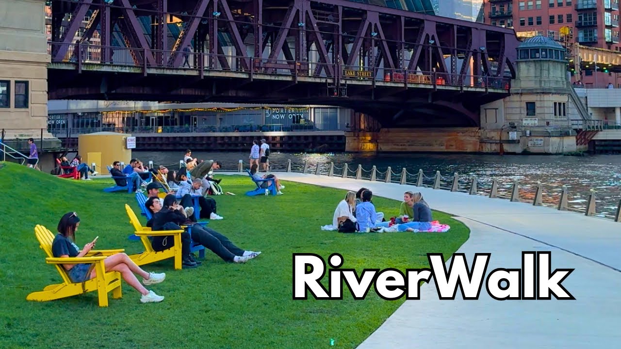 City of Chicago RiverWalk Fall Season Walk on Sunday | October 20, 2024 ...