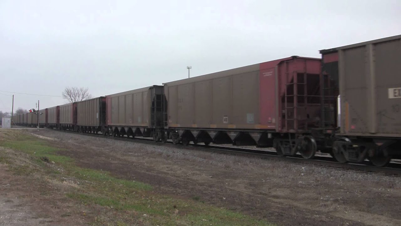 BNSF 9482 Horn Show and Flashing Ditch lights! - YouTube