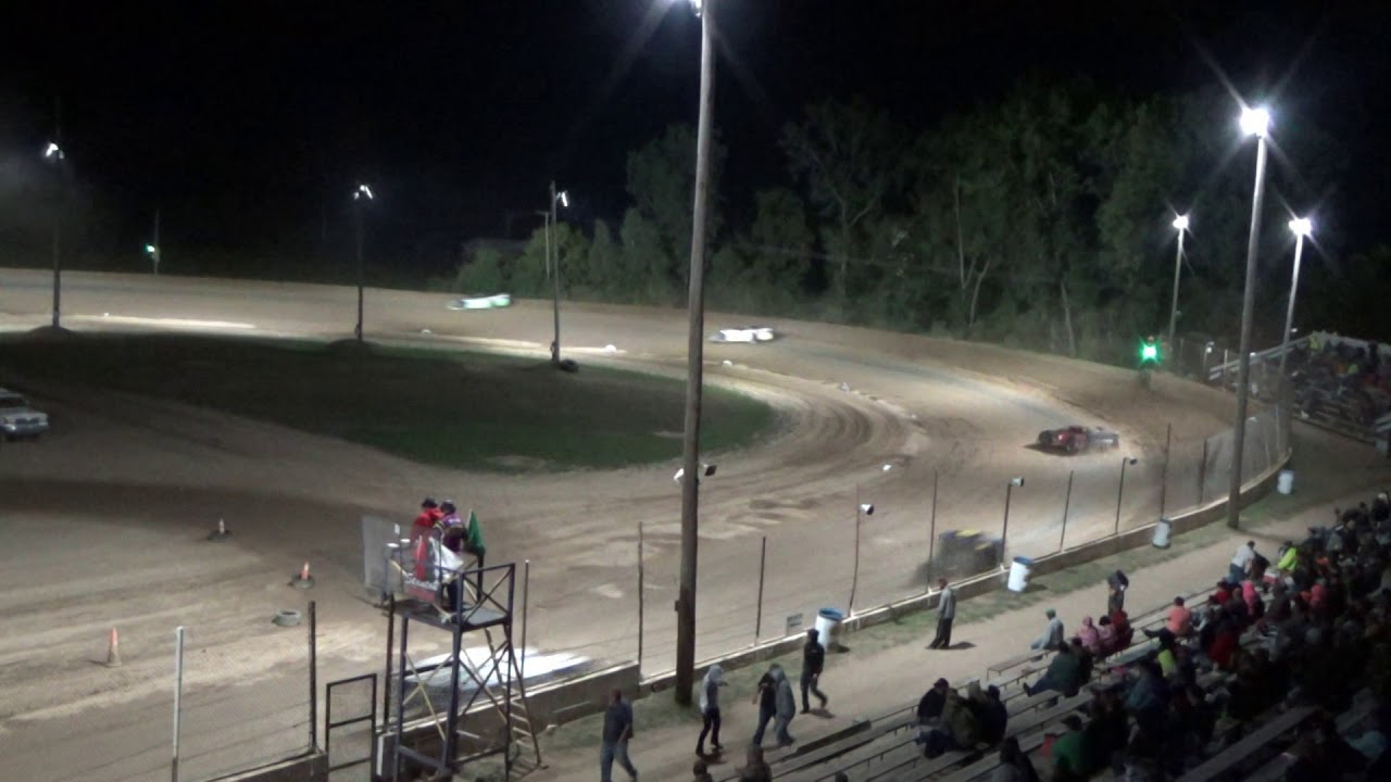 Late Model B Feature at Crystal Motor Speedway, Michigan on 08-26-2017 ...