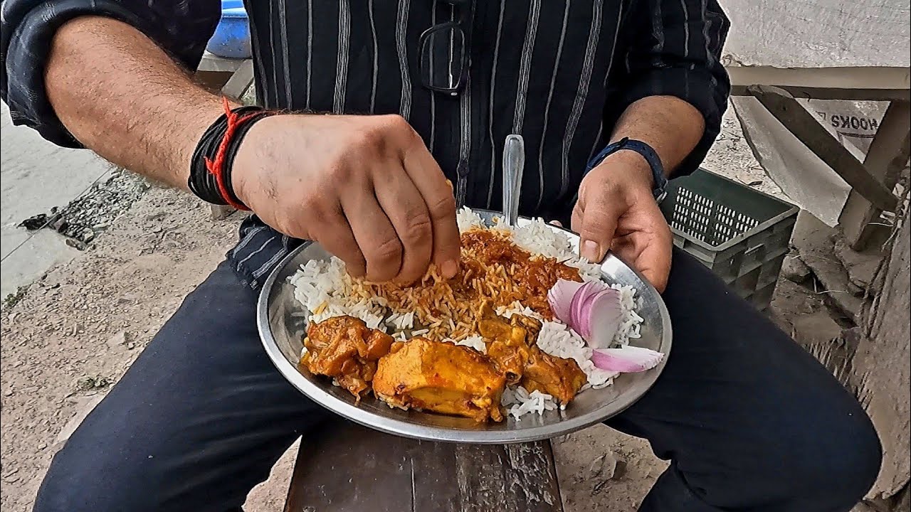 Pyara Singh Ji Chicken Chawal Wale | RoadSide Chicken Curry Rice ...