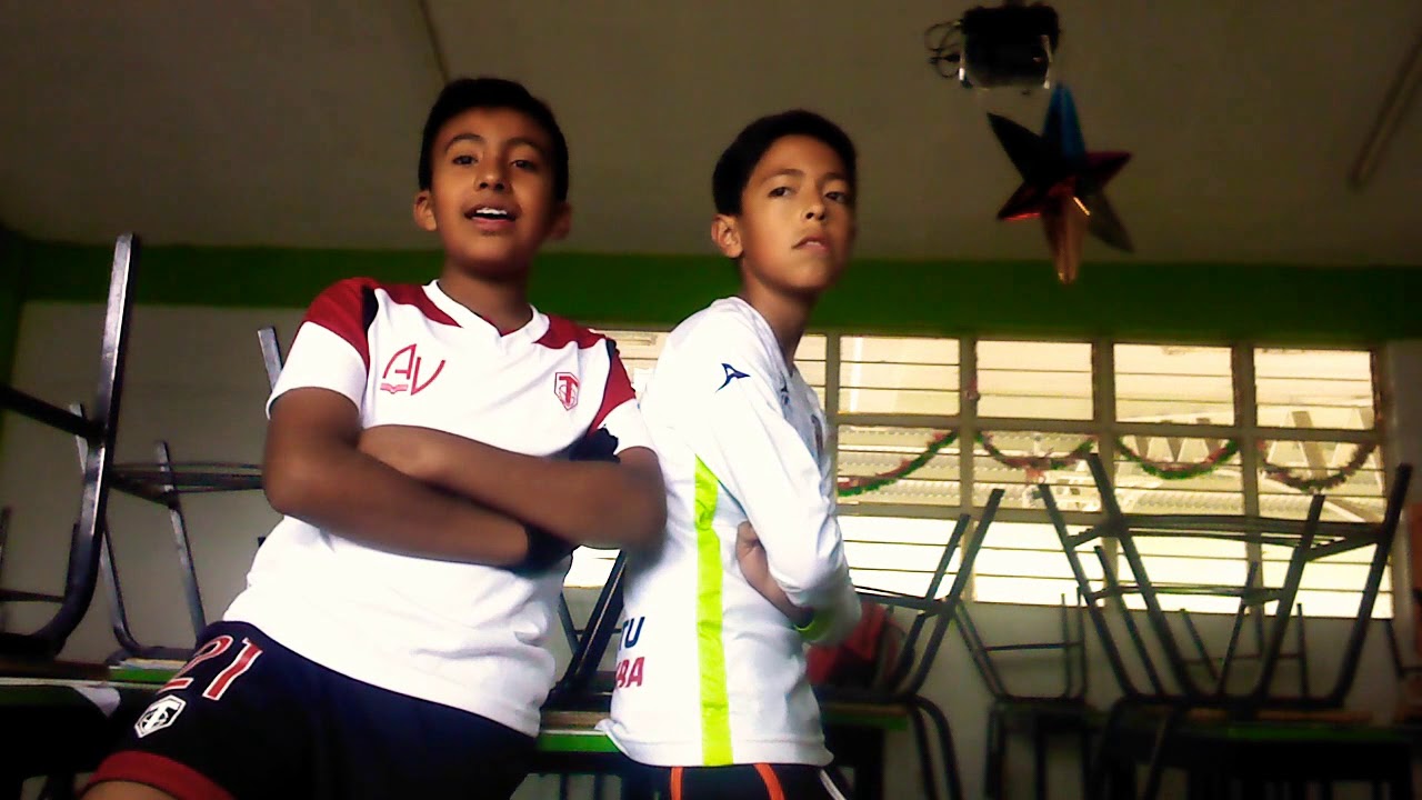 Parodia ahora dice oficial ft Chucheman y toñoman - YouTube