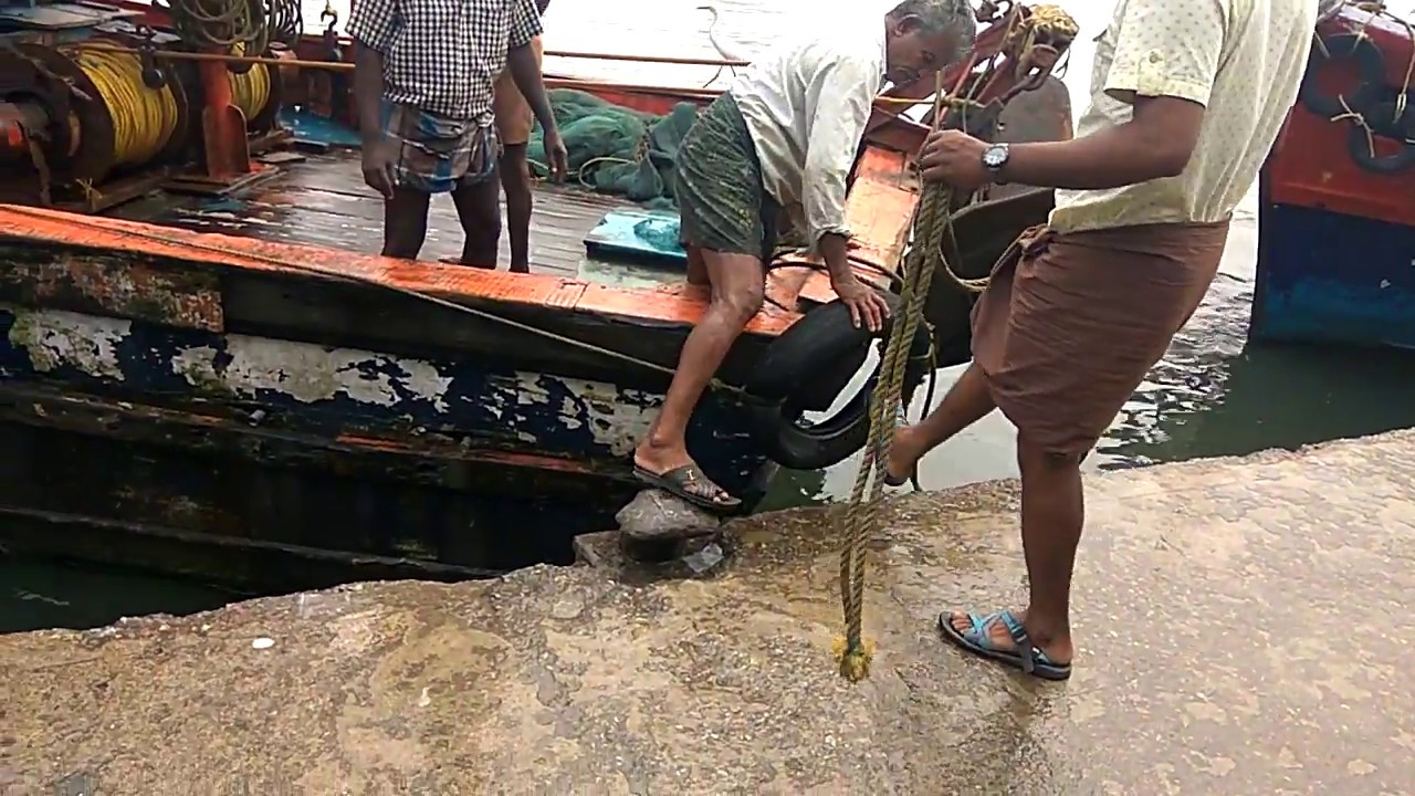Fishing Boats Arriving Neendakara Harbour - YouTube